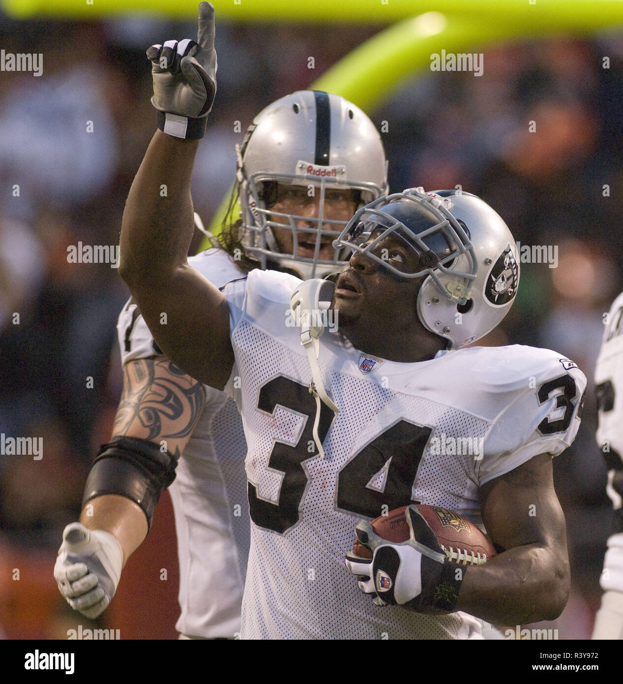 August 18, 2007 - San Francisco, California, U.S - Raider #34 Lamont ...