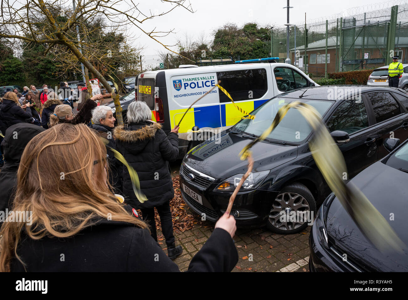 Harmondsworth centre asylum seekers hi-res stock photography and images ...