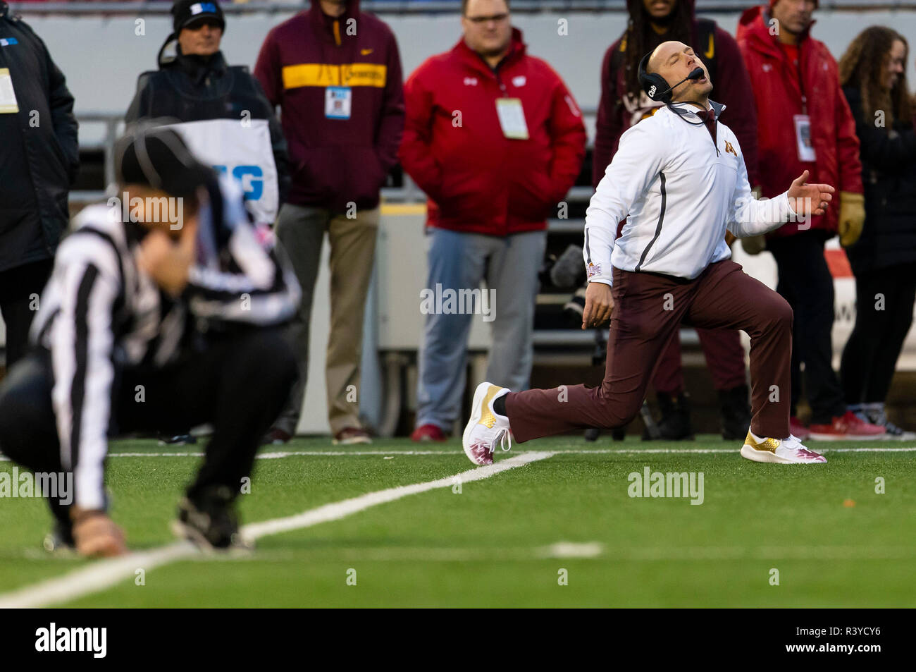 First down measurement hi-res stock photography and images - Alamy