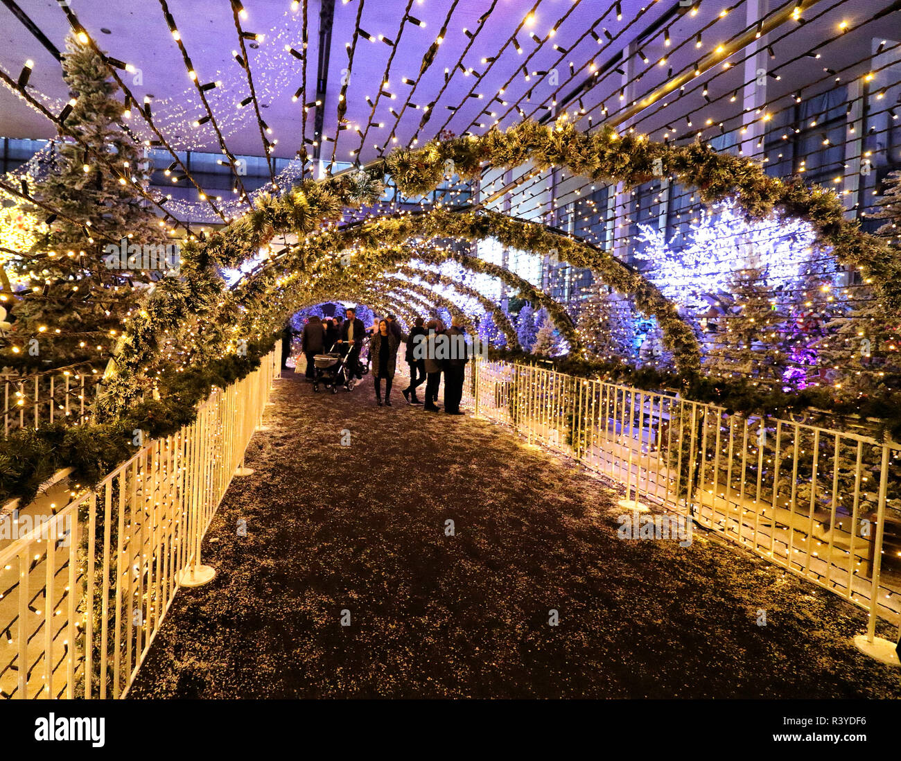 Milton keynes snow centre hi-res stock photography and images - Alamy