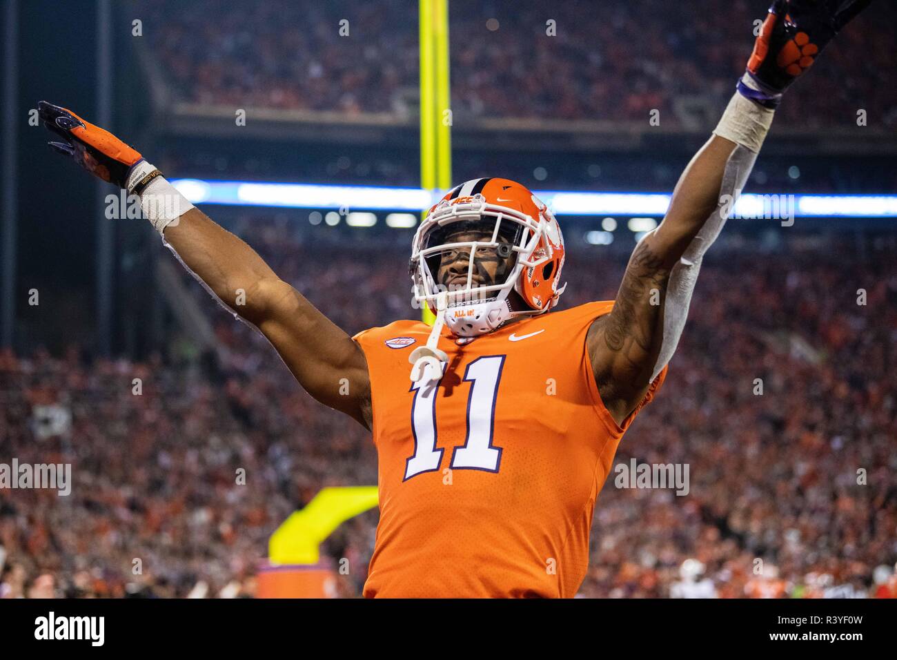 Isaiah simmons hi-res stock photography and images - Alamy