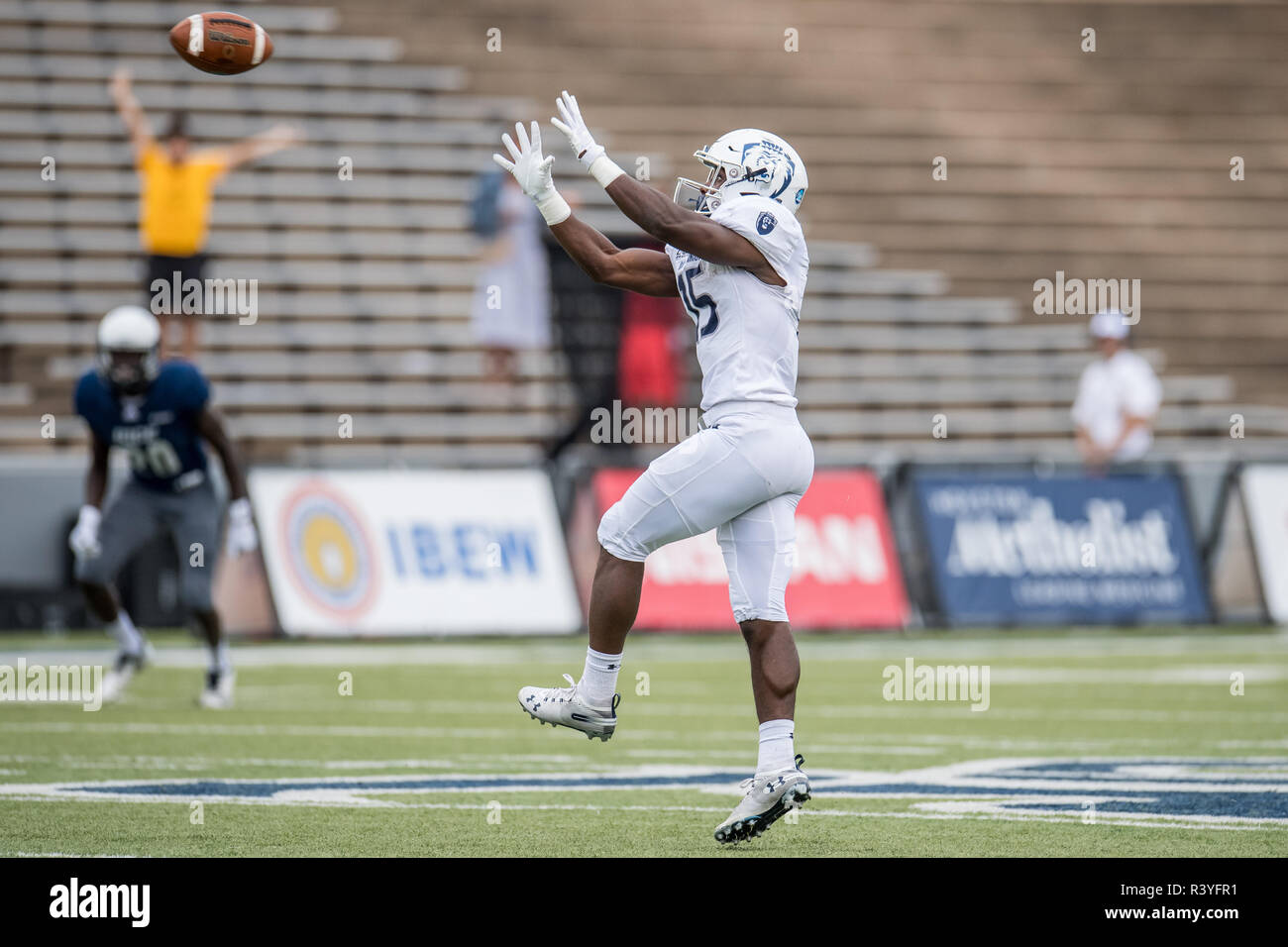 Houston, TX, USA. 24th Nov, 2018. Old Dominion Monarchs wide receiver ...