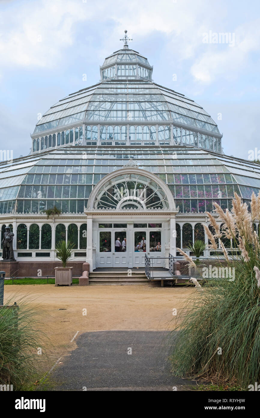 Temperature control greenhouse hi-res stock photography and images - Alamy