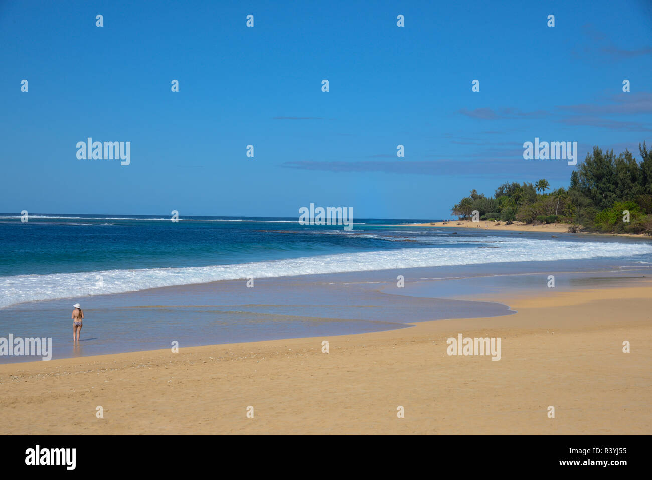 Haena haena state park beach hi-res stock photography and images - Alamy