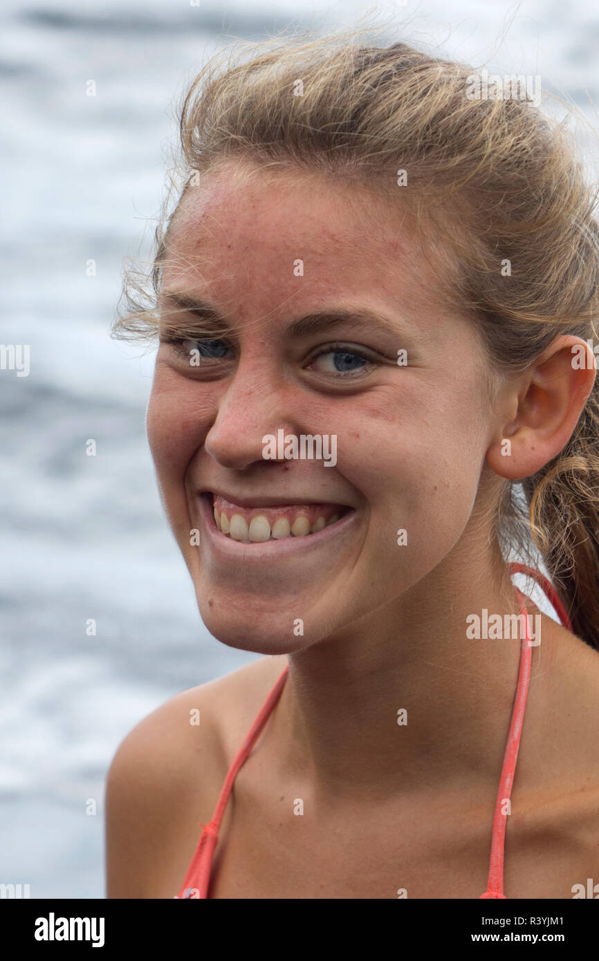Students of Hawaii Research project re green sea turtles (Editorial Use ...