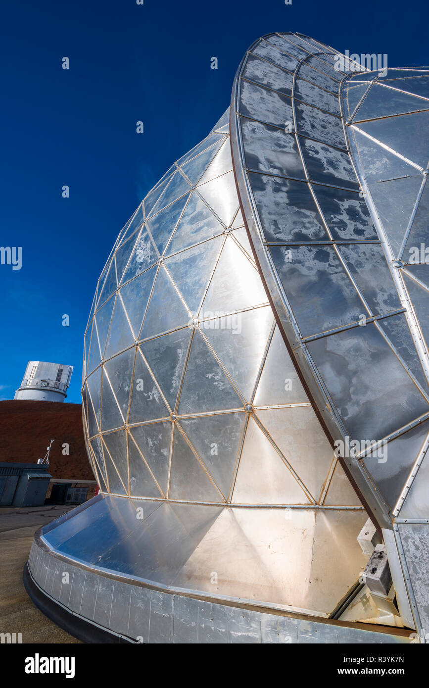 Caltech Submillimeter Observatory on the summit on Mauna Kea, Big ...