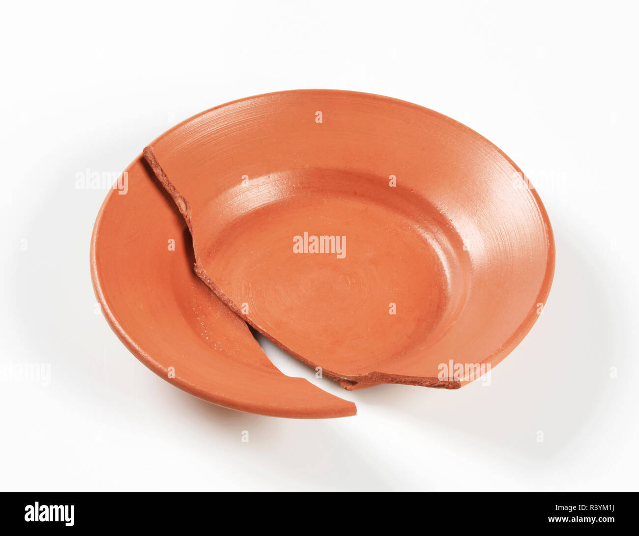Broken plate hi-res stock photography and images - Alamy