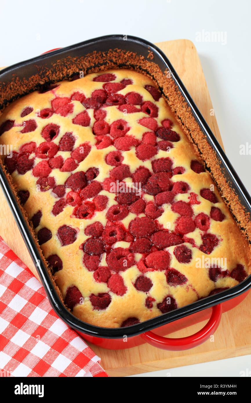 raspberry sponge cake Stock Photo - Alamy
