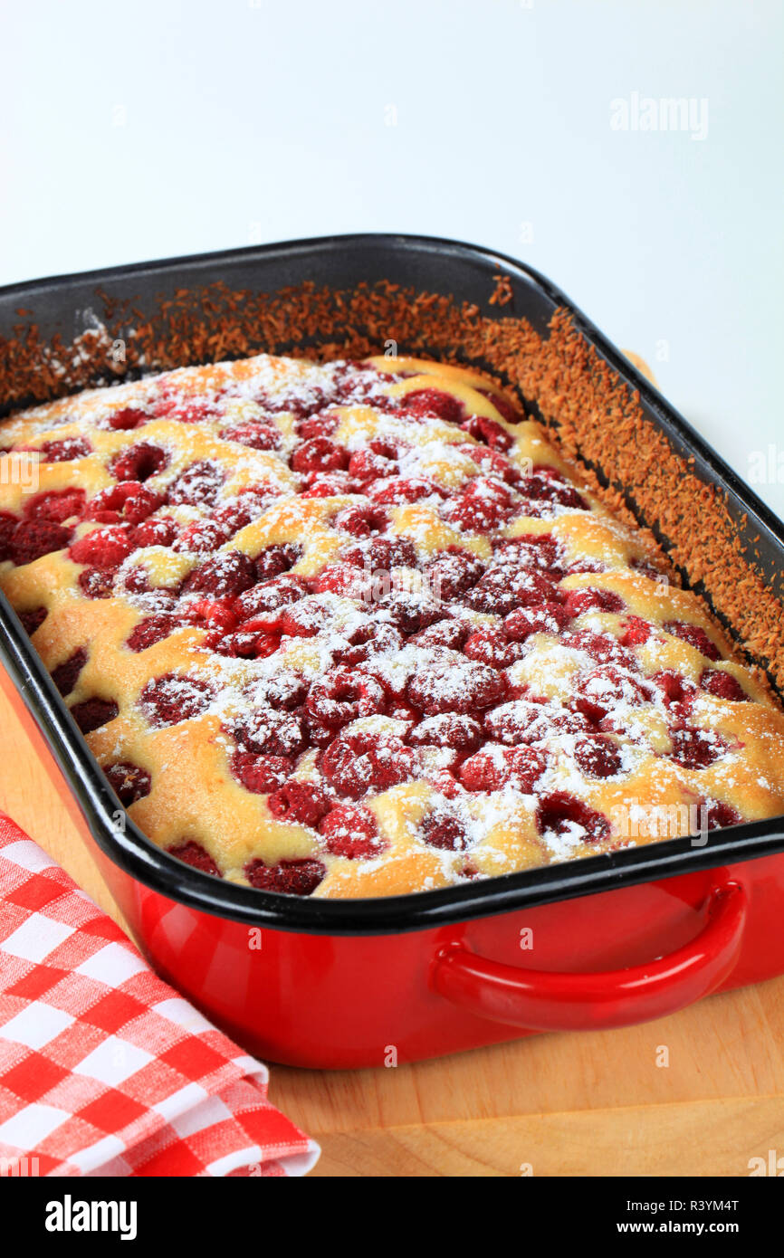 raspberry sponge cake Stock Photo - Alamy