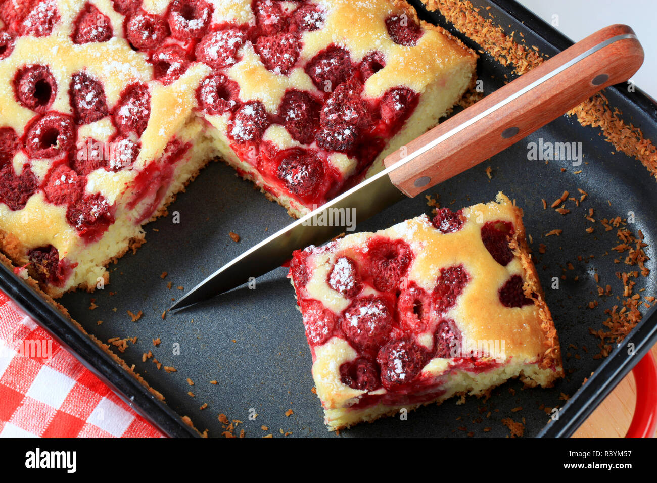 raspberry sponge cake Stock Photo - Alamy