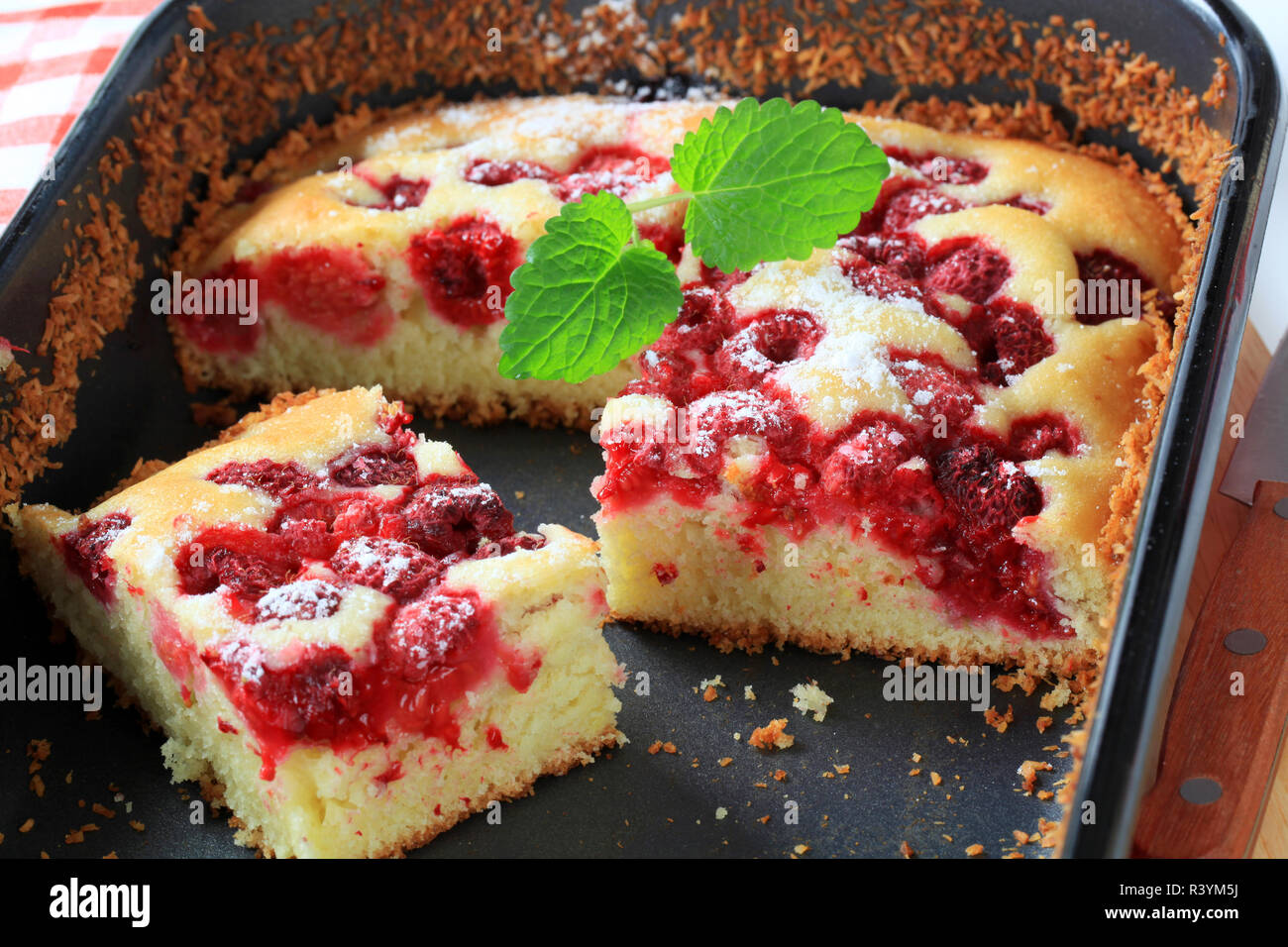 raspberry sponge cake Stock Photo - Alamy