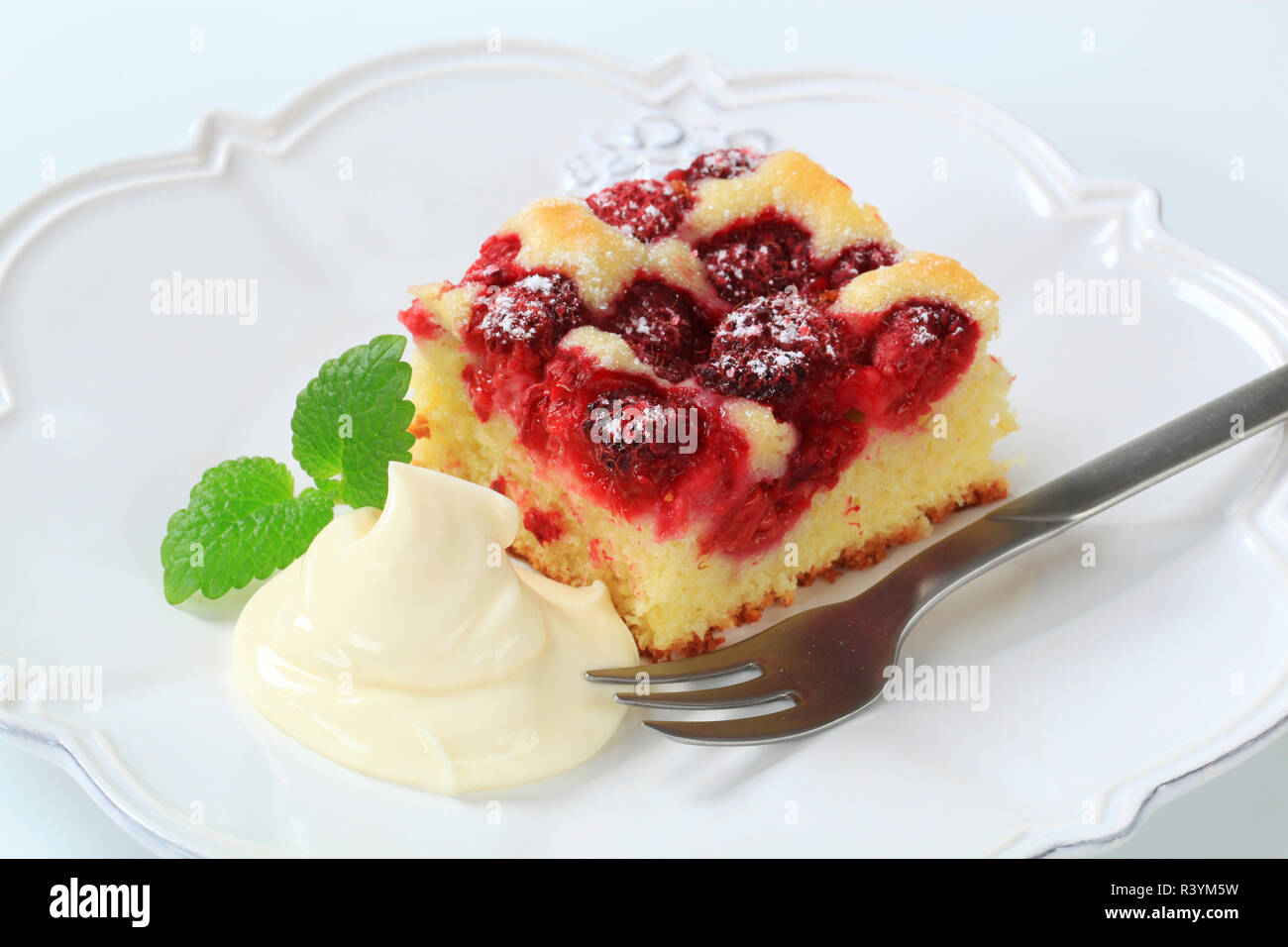raspberry sponge cake Stock Photo - Alamy