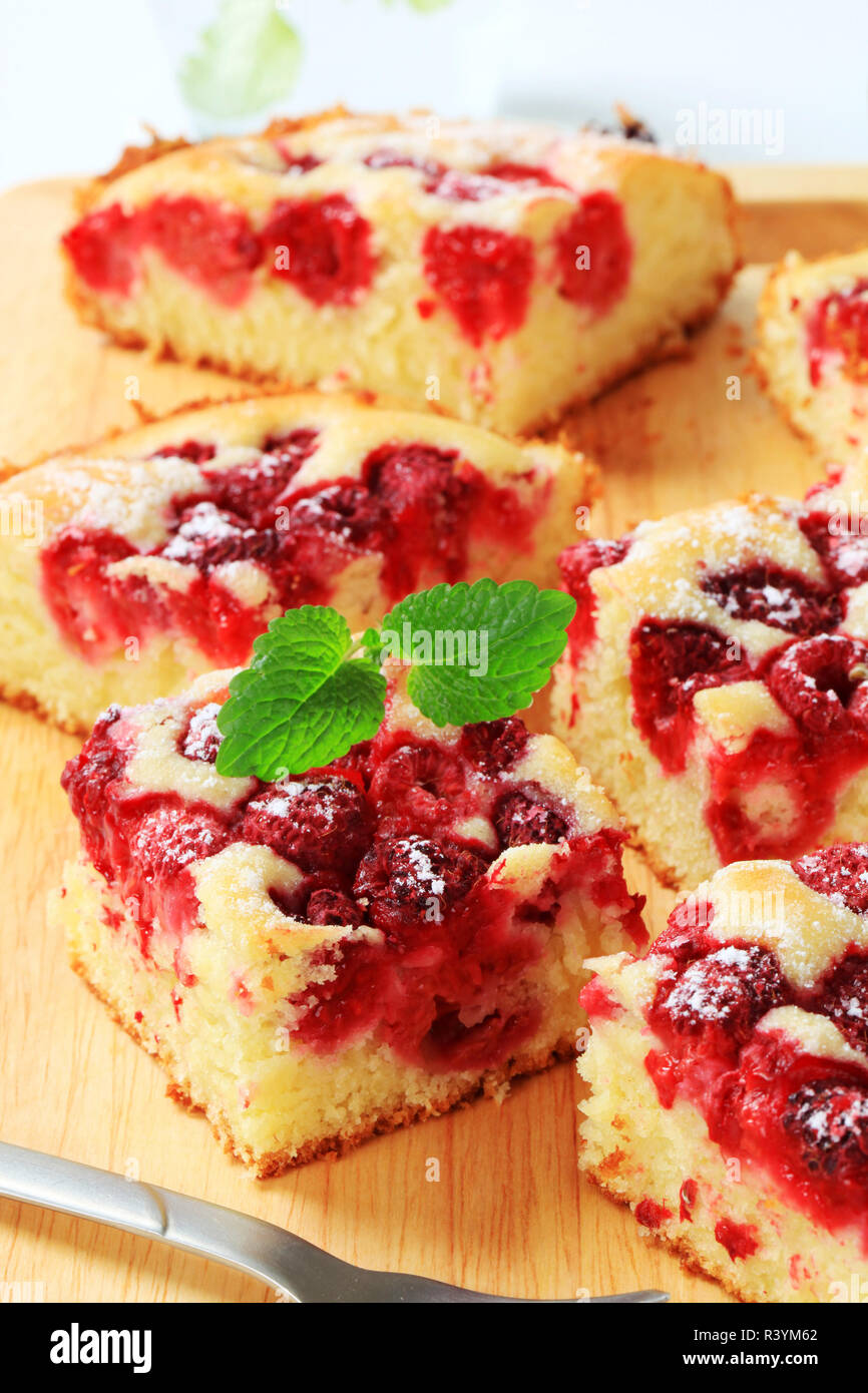 raspberry sponge cake slices Stock Photo - Alamy