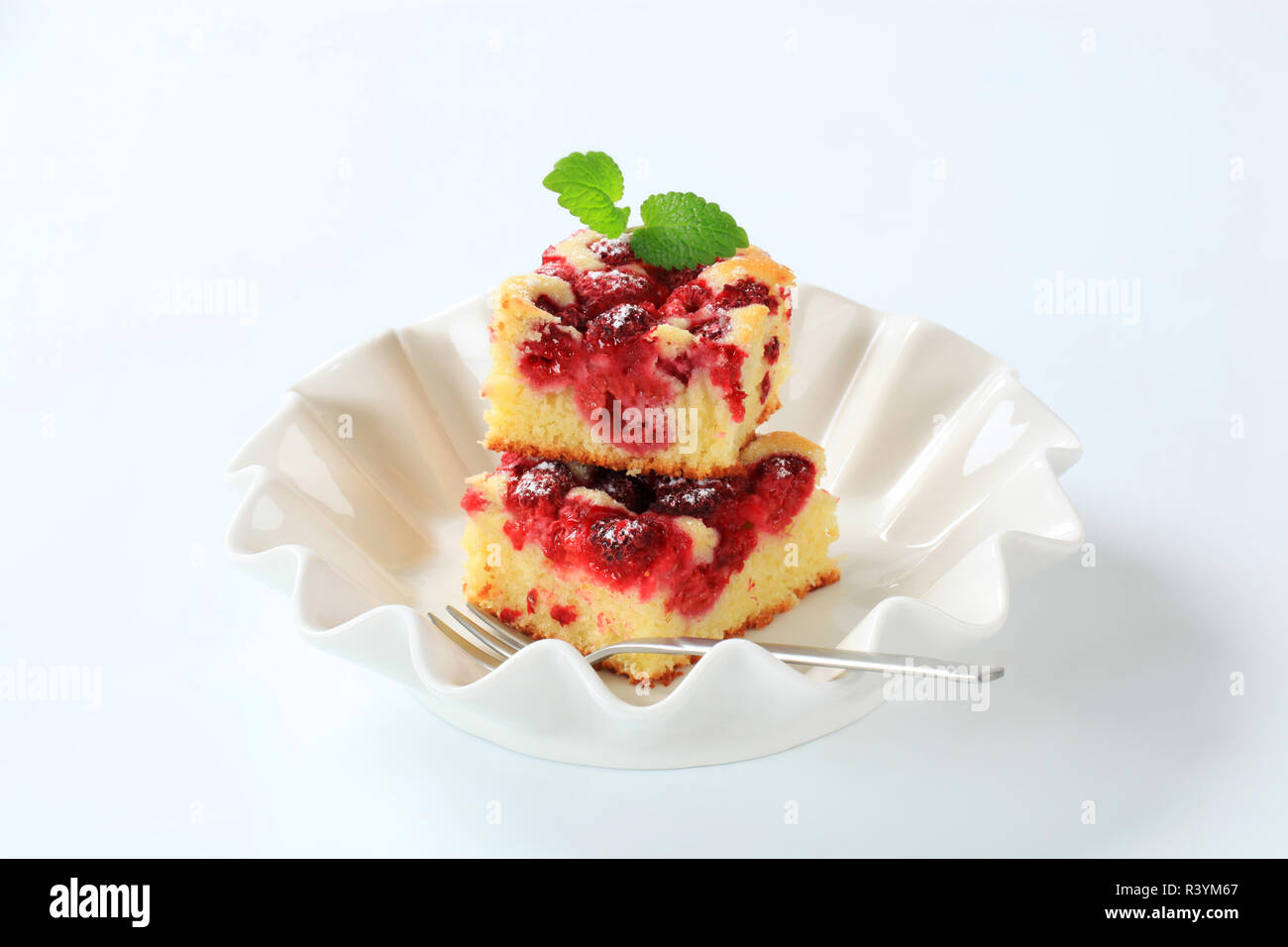 raspberry sponge cake Stock Photo - Alamy