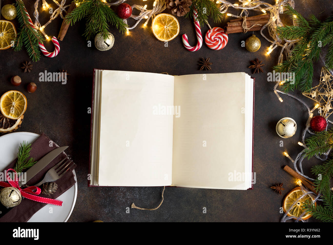 Blank vintage recipe cooking book hi-res stock photography and images ...