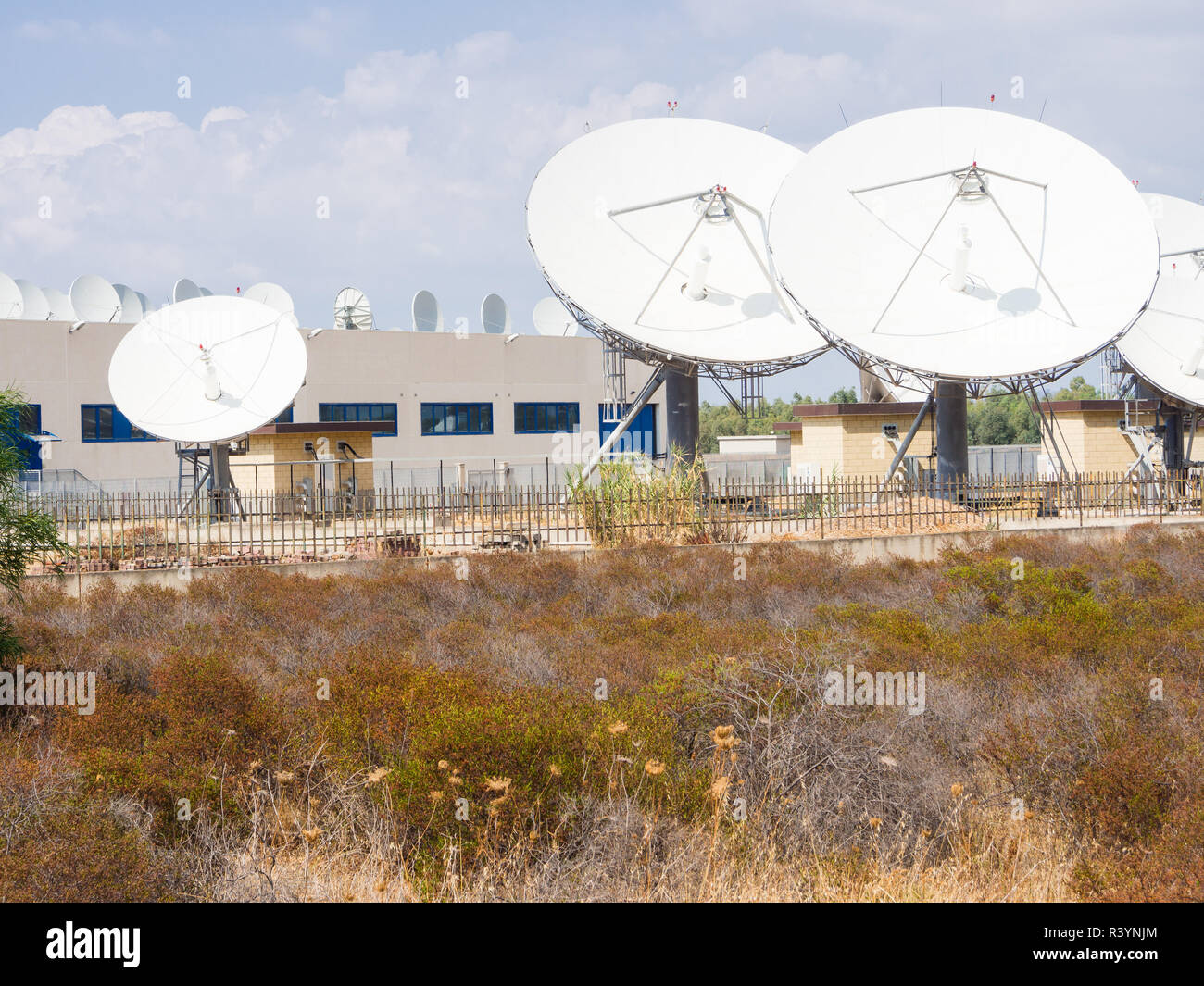 teleport satellite communications Stock Photo - Alamy