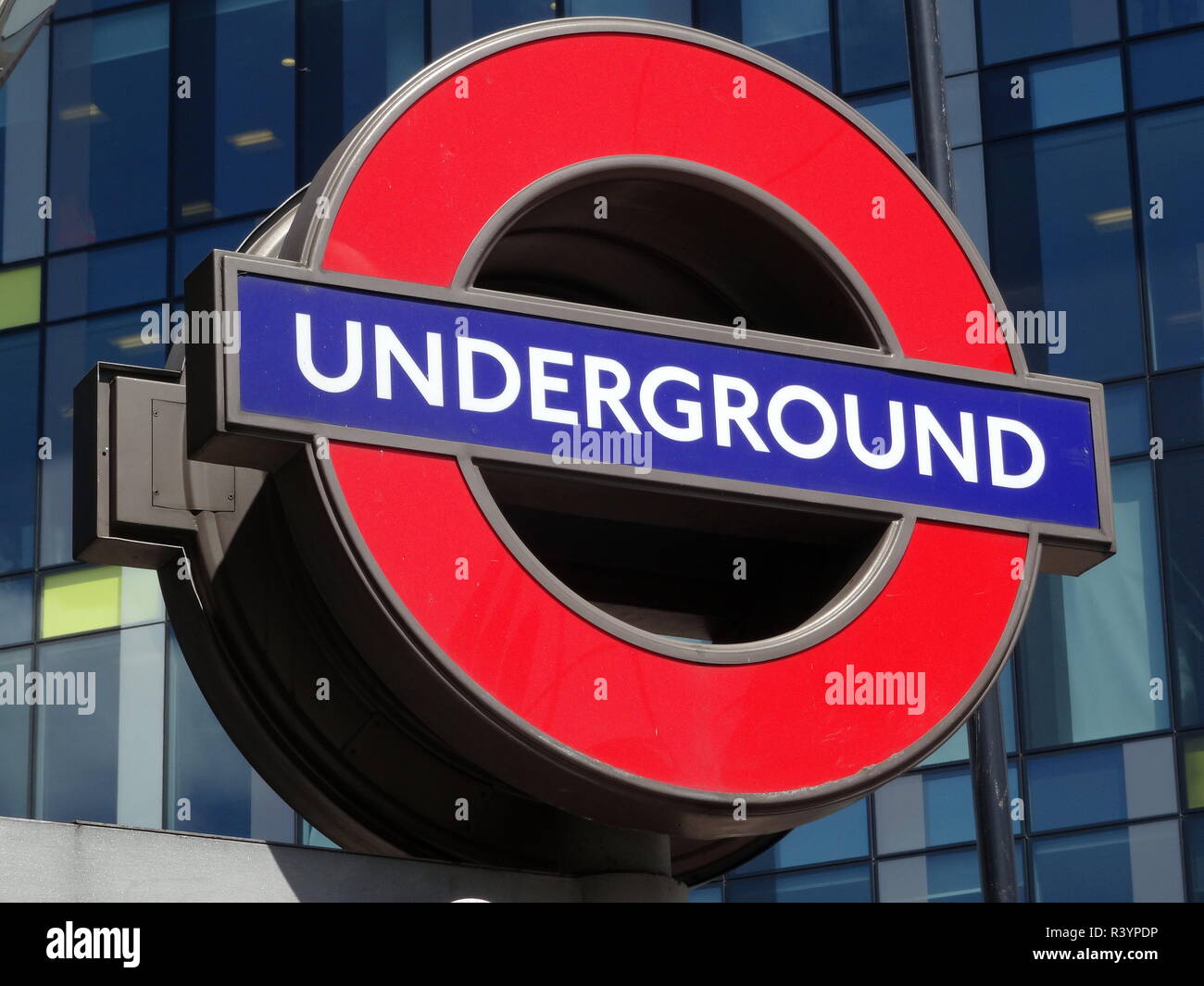 London underground station signal hi-res stock photography and images ...
