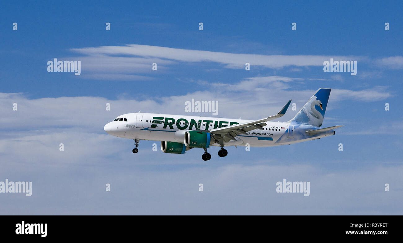 Frontier Airlines Airbus A320 "Summer the Swan Stock Photo - Alamy