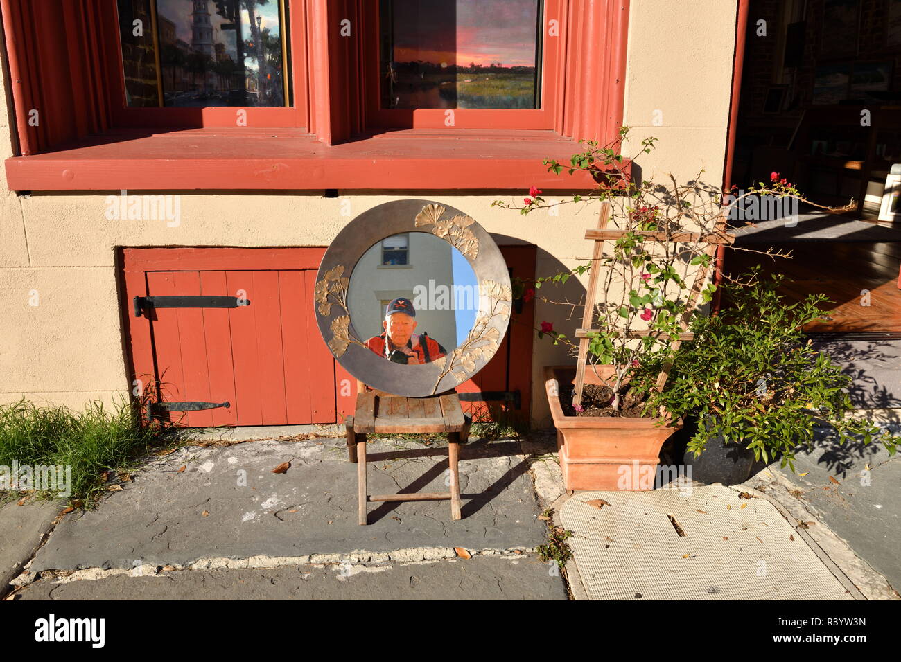 To attract attention attractive hi-res stock photography and images - Alamy