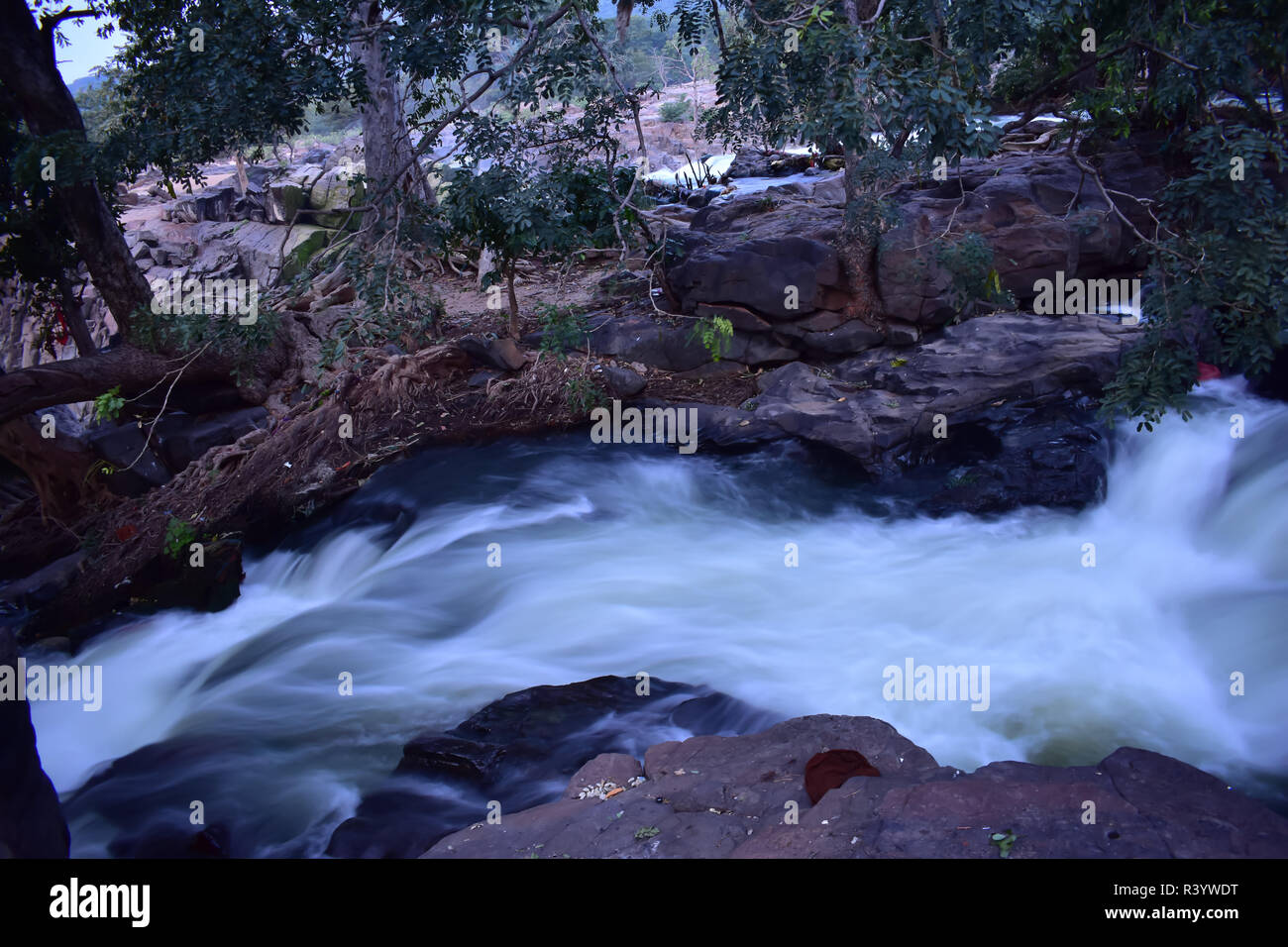 Kaveri falls hi-res stock photography and images - Alamy