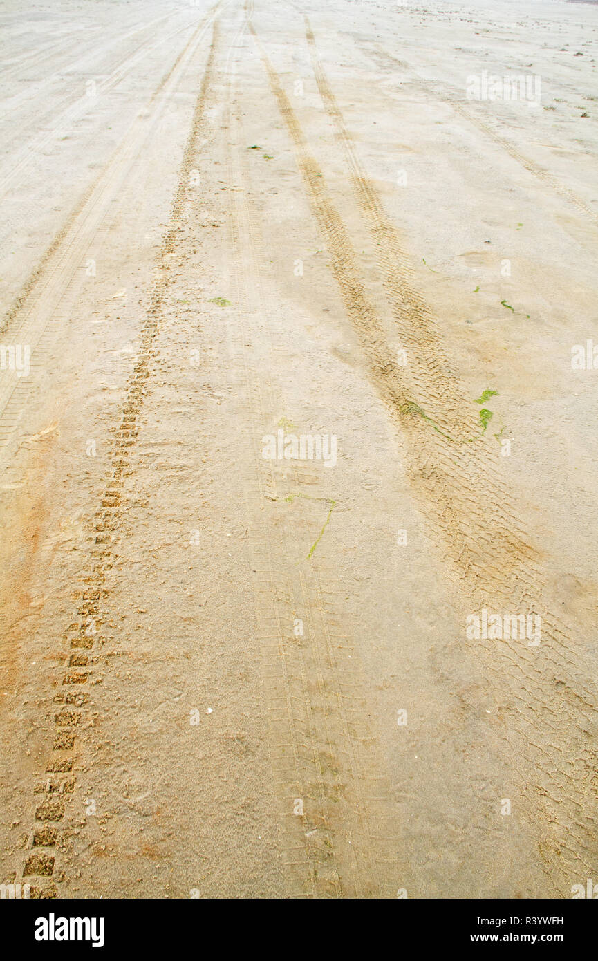 Car tyre texture hi-res stock photography and images - Alamy