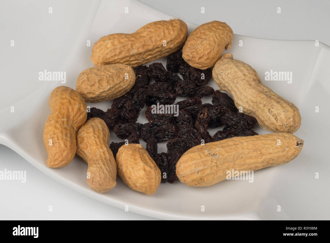 peanuts and raisins Stock Photo - Alamy