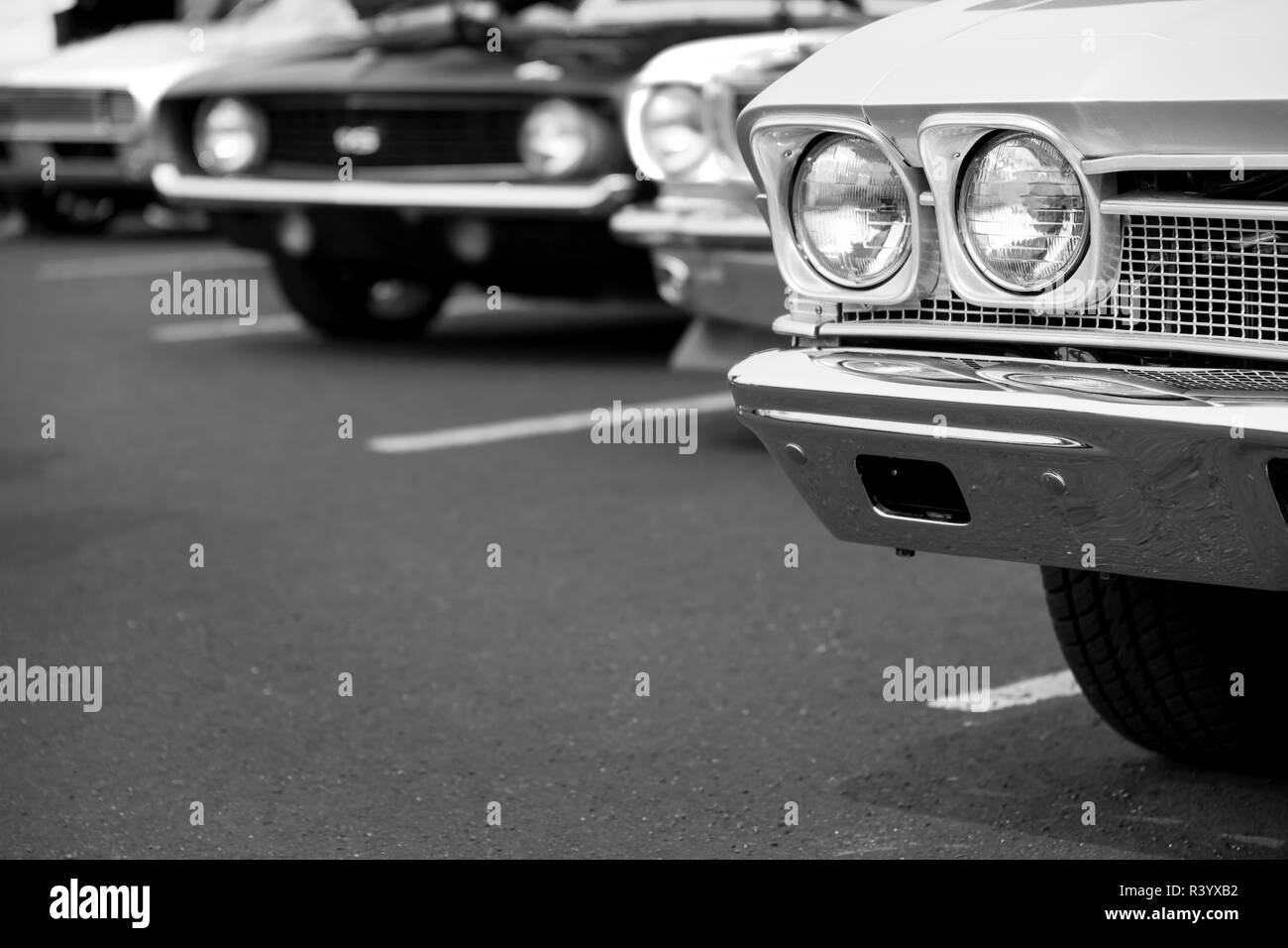 Row cars in parking Black and White Stock Photos & Images - Alamy