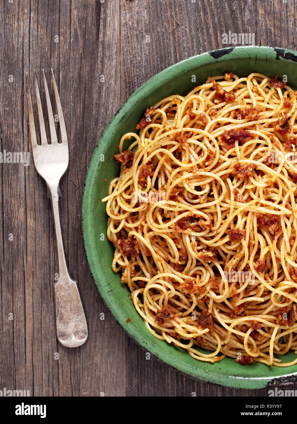 rustic italian sicilian pesto spaghetti Stock Photo - Alamy