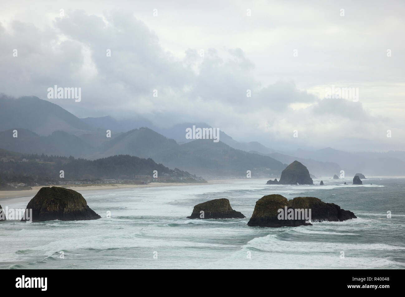 USA, Oregon, Oregon Coast as seen from Ecola State Park during stormy ...