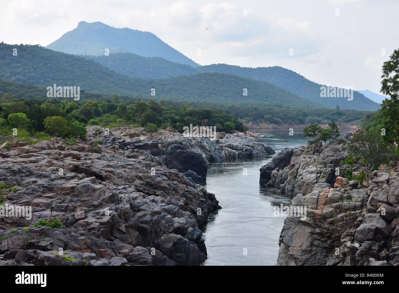 Kaveri river flowing hi-res stock photography and images - Alamy