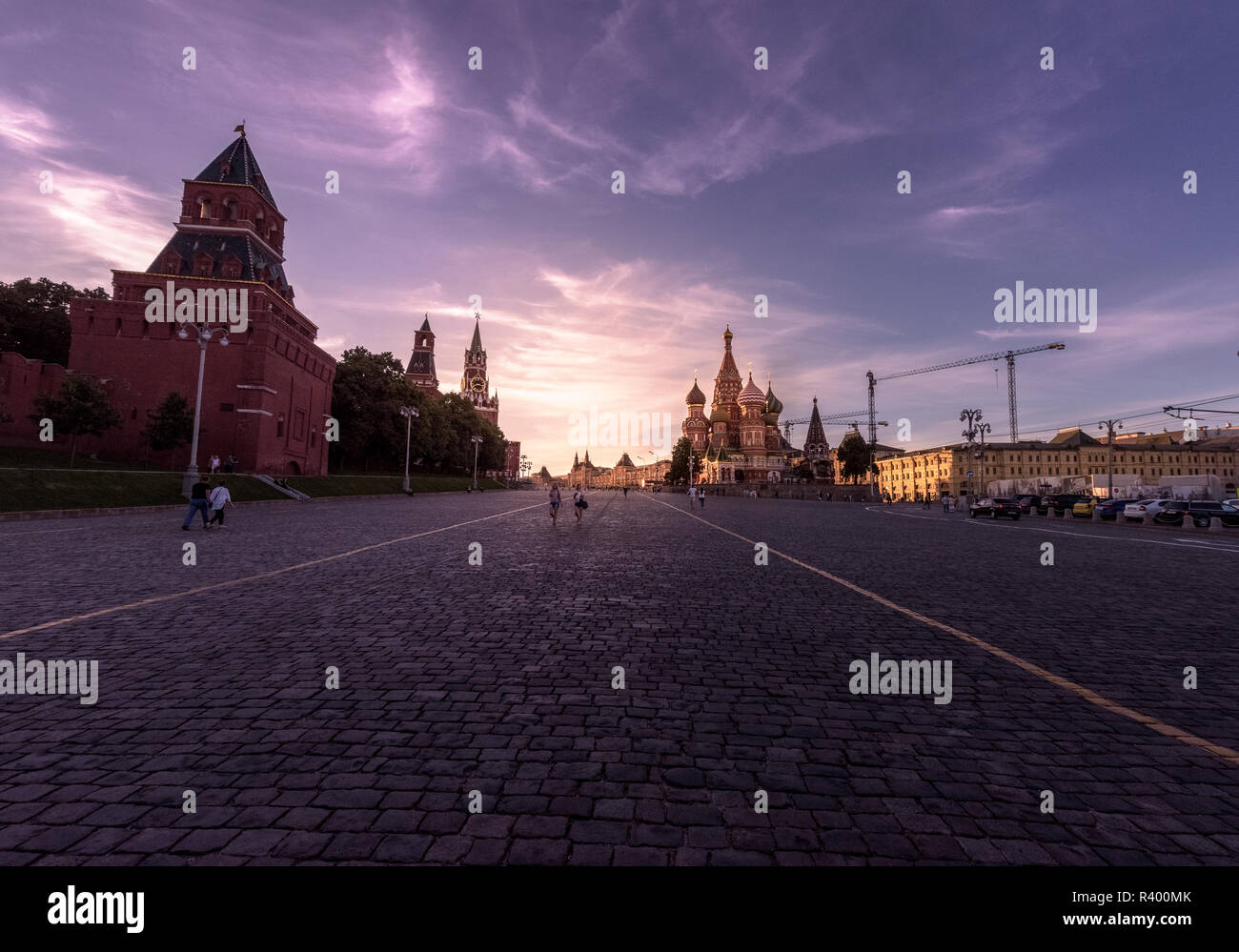 Square sunset hi-res stock photography and images - Alamy