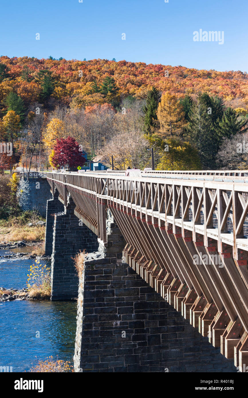USA, Pennsylvania, Pocono Mountains, Minisink Ford, Roebling Delaware ...