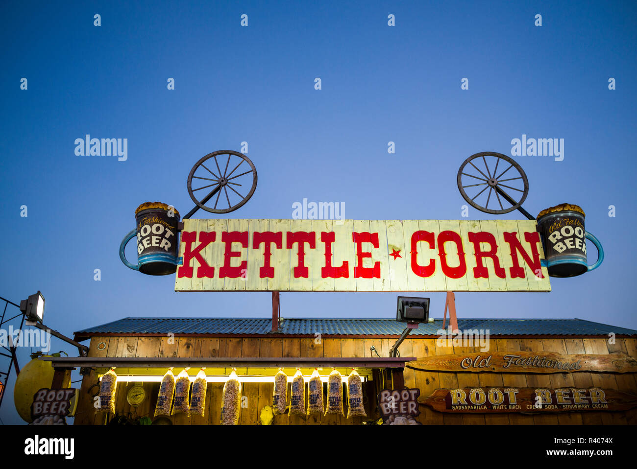 Kettle corn hi-res stock photography and images - Alamy