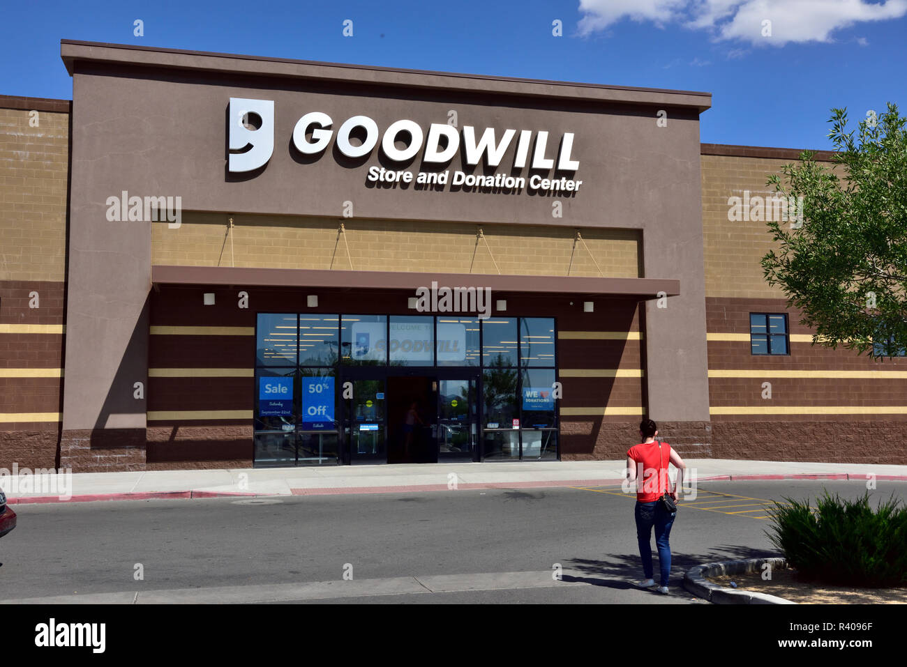 Goodwill hi-res stock photography and images - Alamy