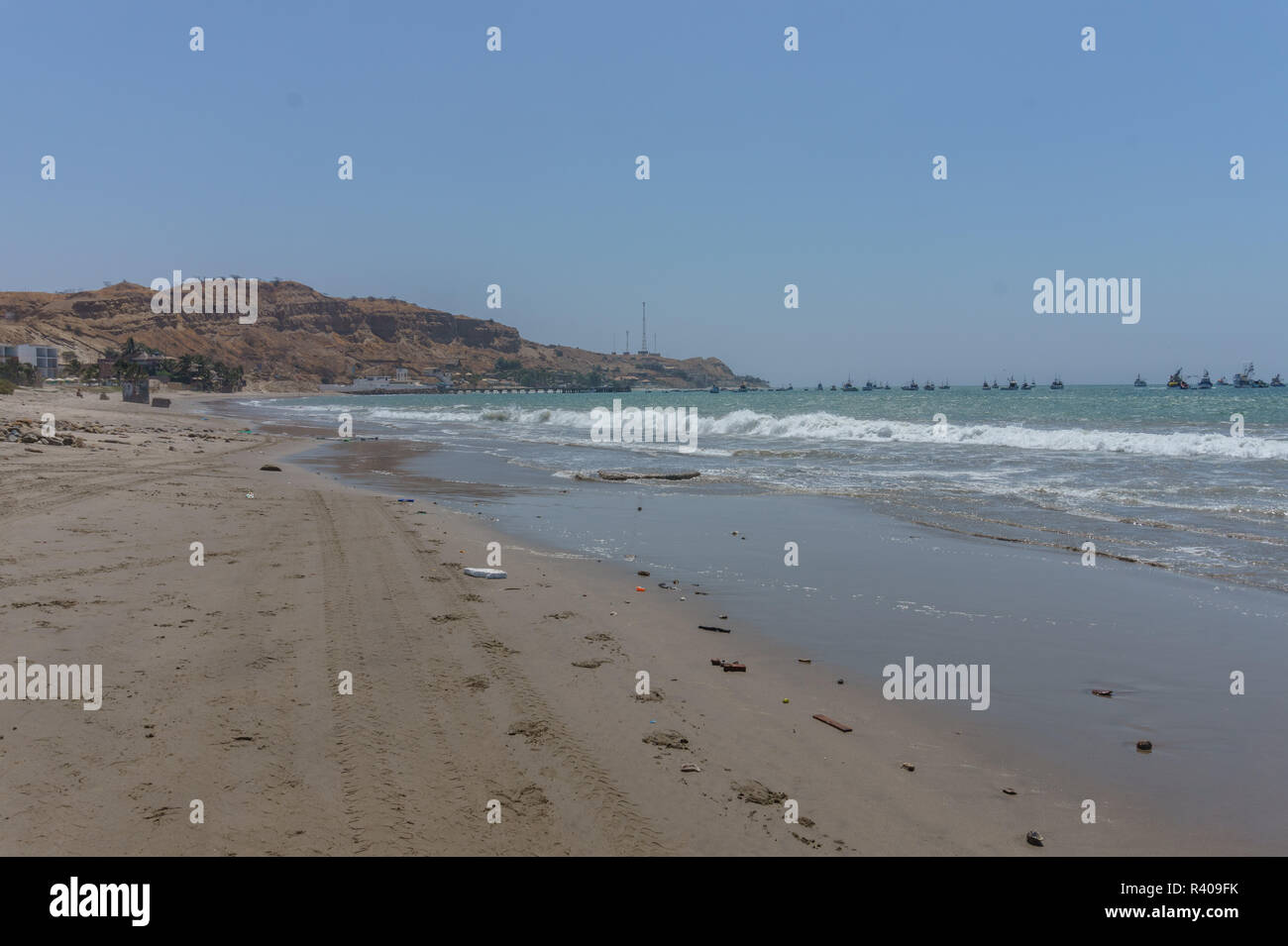 sand beach view of mancora, peru Stock Photo - Alamy