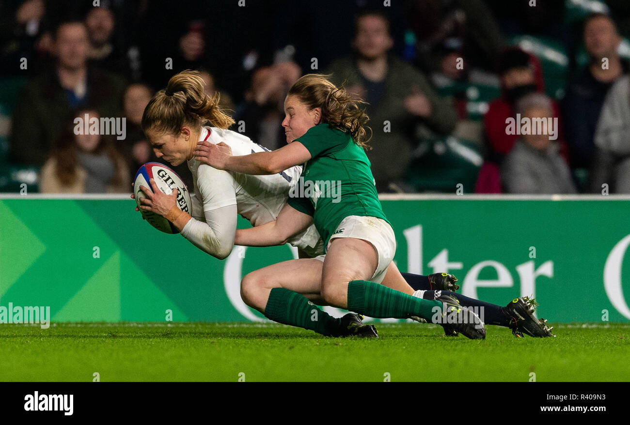 England's Lydia Thompson scores a try during the Quilter Autumn ...