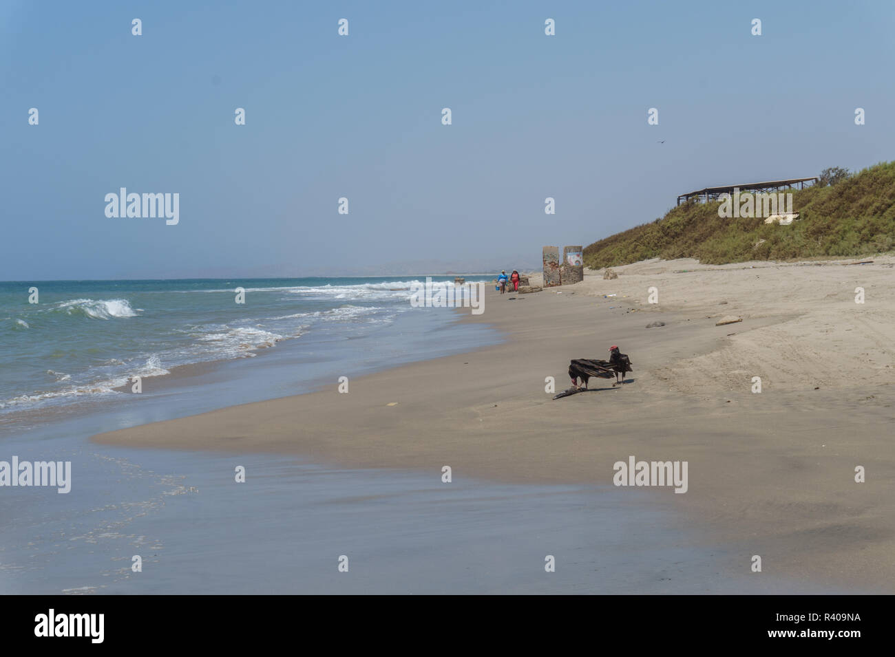sand beach view of mancora, peru Stock Photo - Alamy