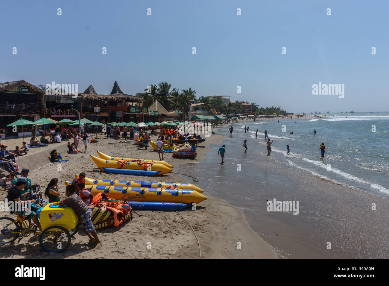 sand beach view of mancora, peru Stock Photo - Alamy