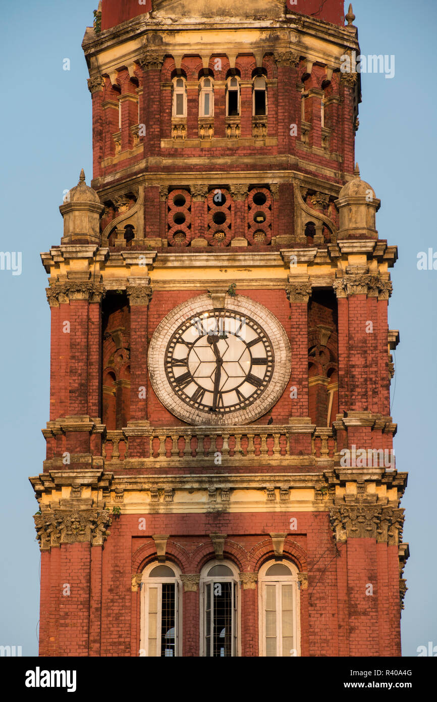 Sule square hi-res stock photography and images - Alamy