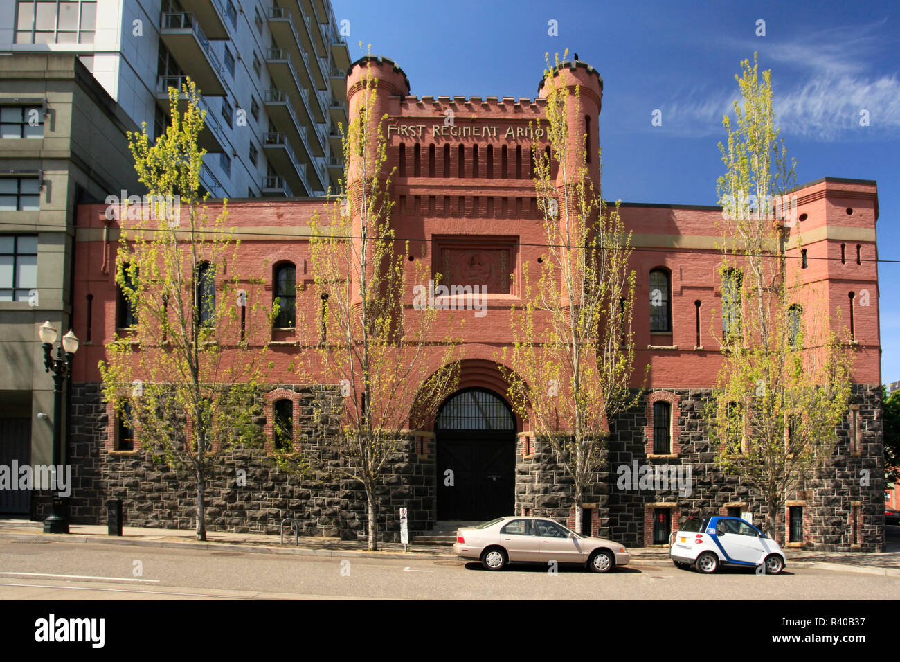 Armory building hi-res stock photography and images - Alamy