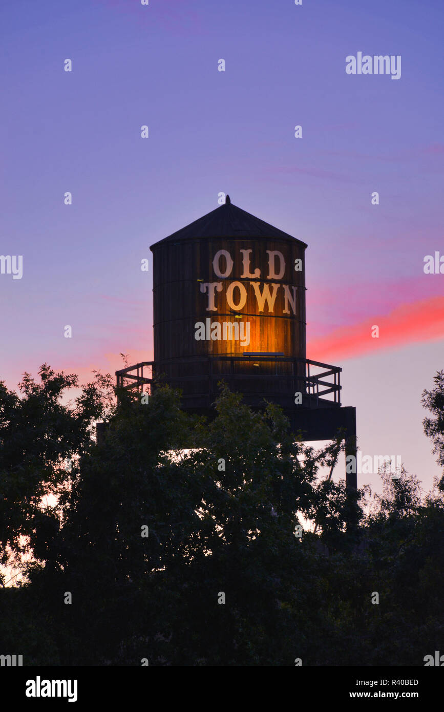 Portland oregon old town water tower hi-res stock photography and ...