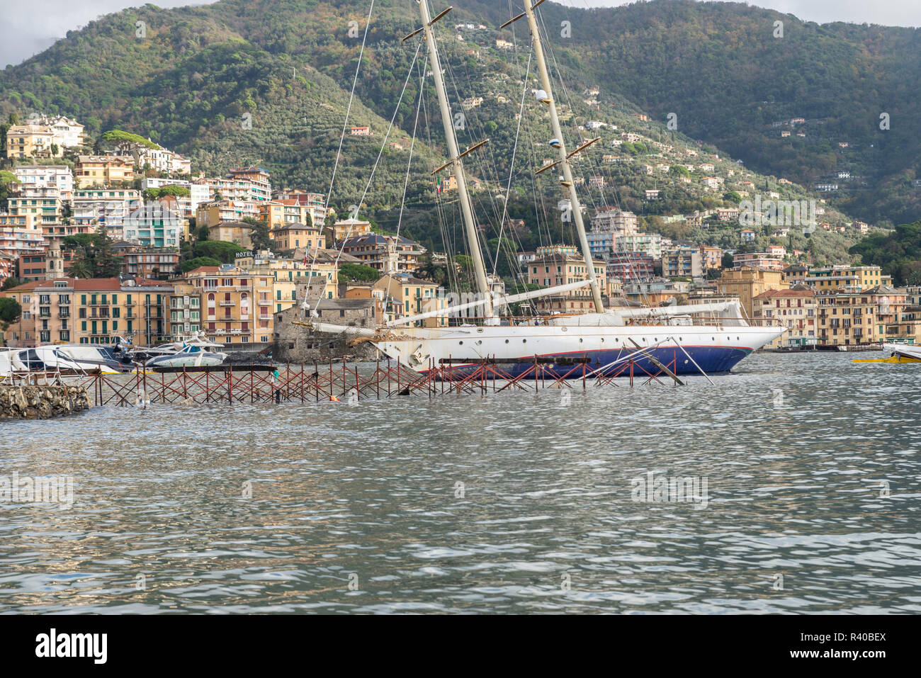 Harbour of rapallo hi-res stock photography and images - Alamy