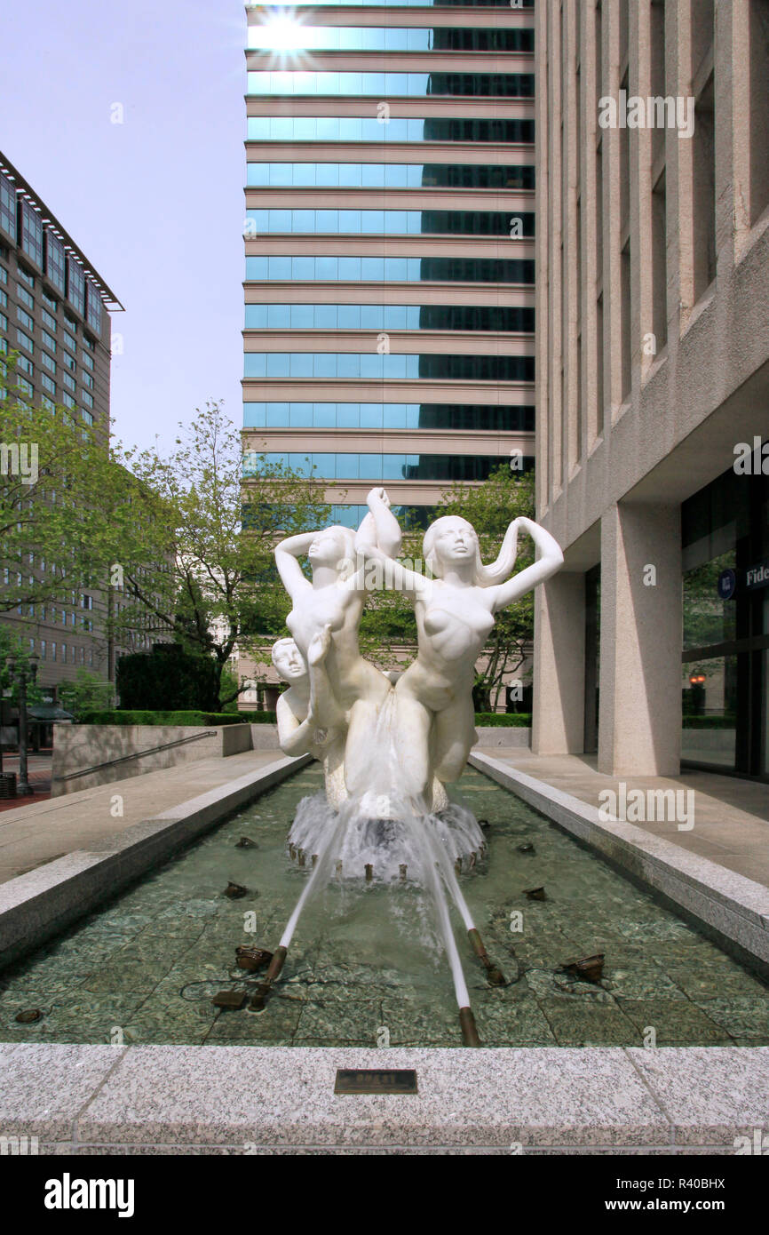 Portland water fountain hi-res stock photography and images - Alamy