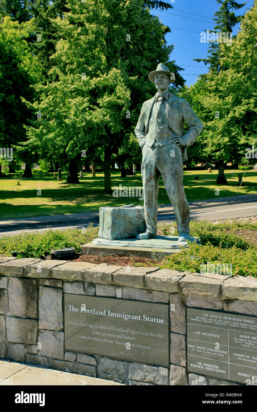 Immigrant statue usa hi-res stock photography and images - Alamy