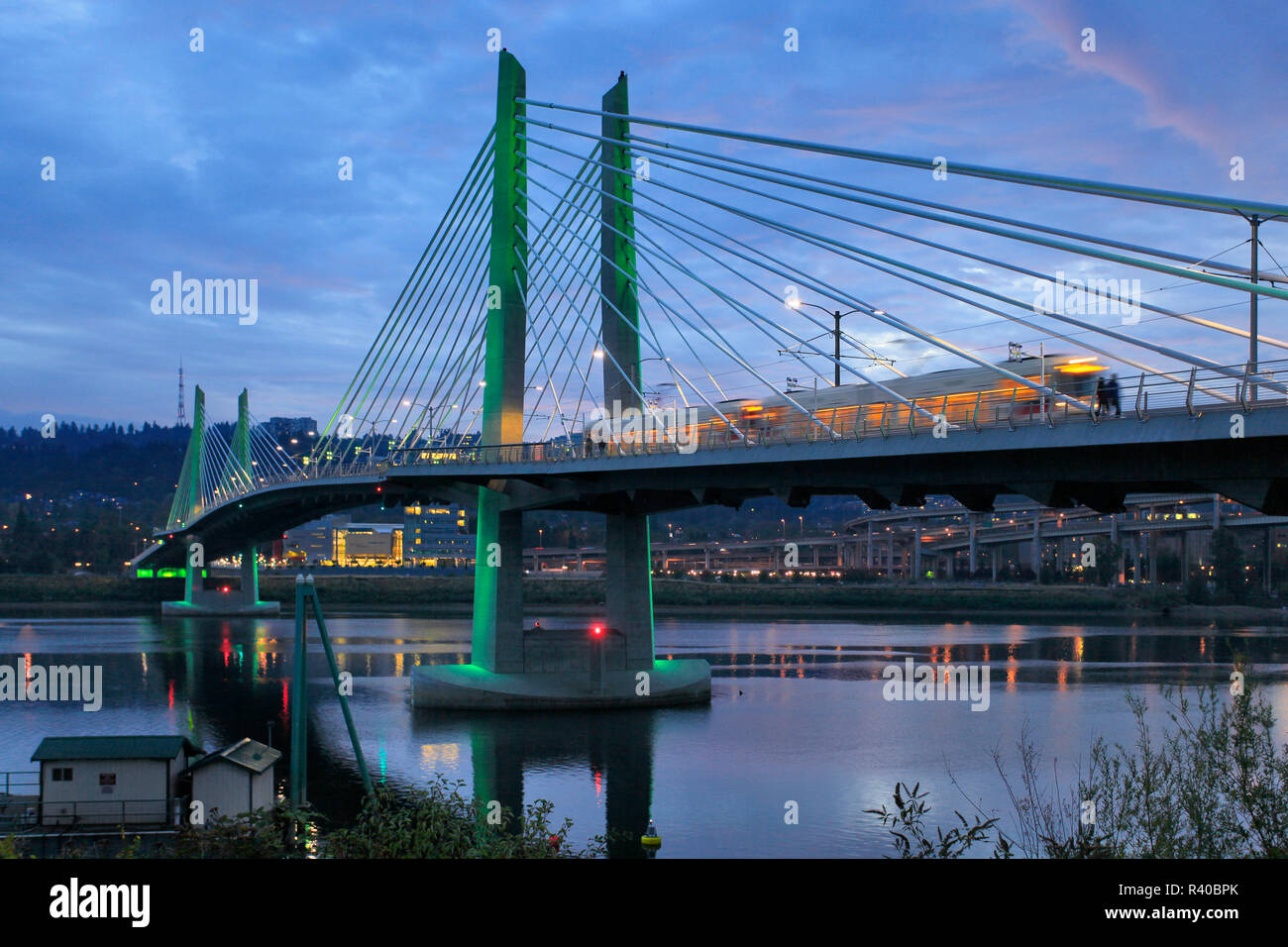 Portland tilikum bridge hi-res stock photography and images - Alamy