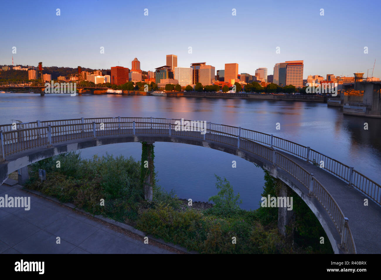 Vera katz eastbank esplanade hi-res stock photography and images - Alamy