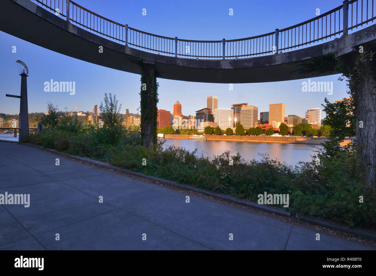Vera katz eastbank esplanade hi-res stock photography and images - Alamy