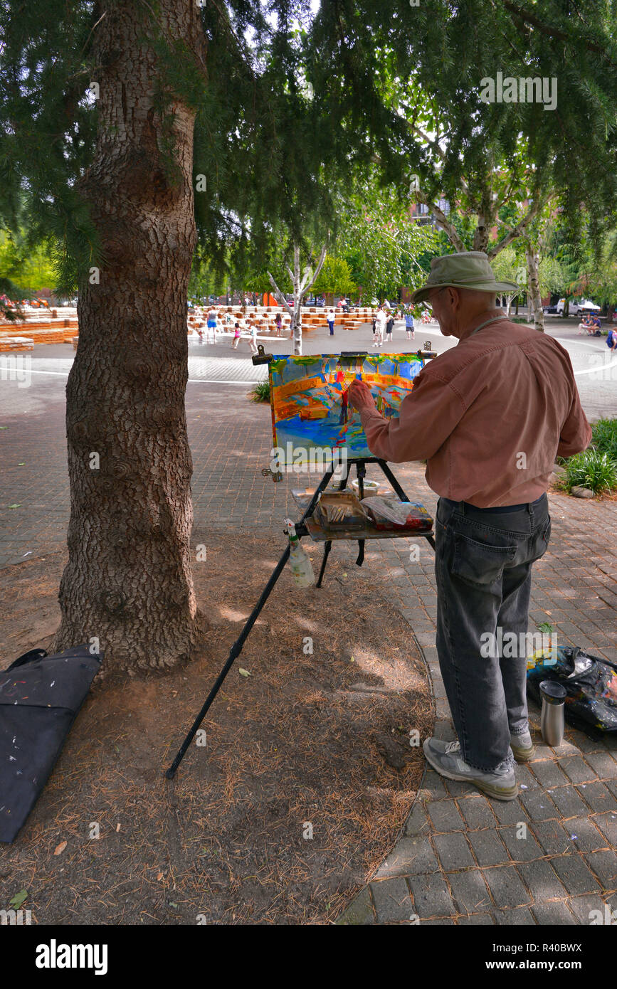 Jamison square fountain portland hi-res stock photography and images ...