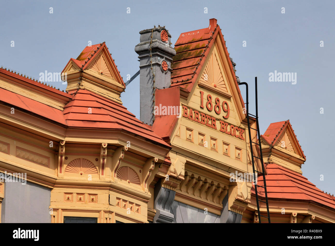 Portland usa victorian building hi-res stock photography and images - Alamy