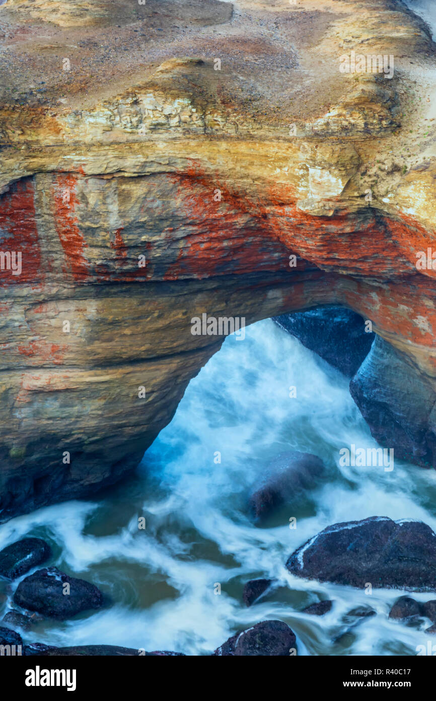 USA, Oregon, Newport. Eroded rock arch. Credit as: Jay O'Brien / Jaynes ...